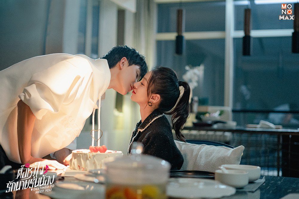 รวมภาพตัวอย่างซีรีส์จีนแนวโรแมนติก "ตื๊อหัวใจรักนายรุ่นน้อง Destined To Meet You"